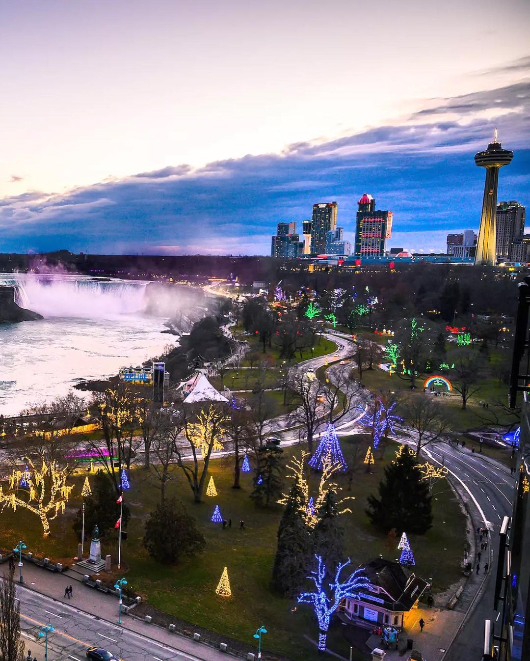 Downtown Toronto to Niagara Falls - Downtown Toronto Hotels